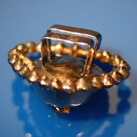 ANTIQUE FRENCH GOLDEN HEART BUTTON, Afbeeldingen door Adin Antique Jewelry.