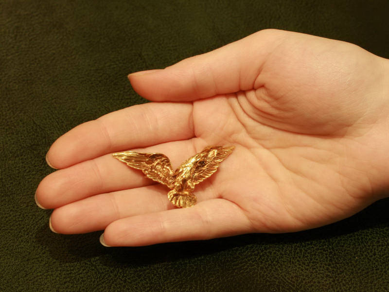 Late Victorian French or Belgian golden eagle pendant, Images par Adin ...