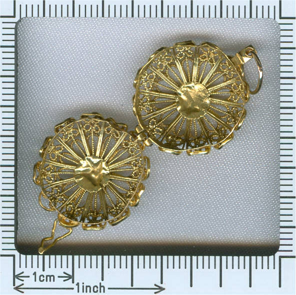 Early Victorian gold pomander pendant with filigree, Images par Adin ...
