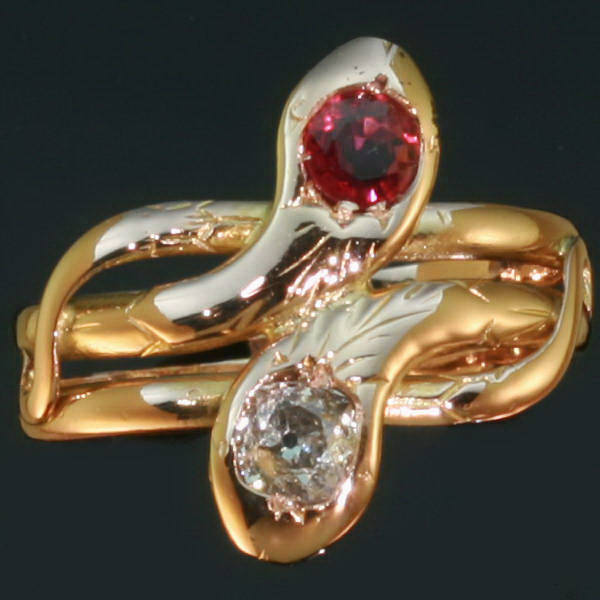 Victorian snake ring with old mine cut diamond and ruby, Afbeeldingen ...