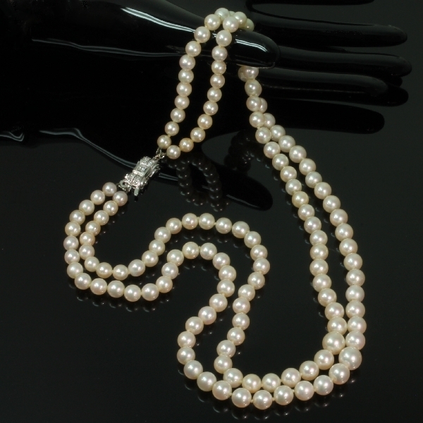 Art Deco double string pearl necklace with diamond set platinum closure ...